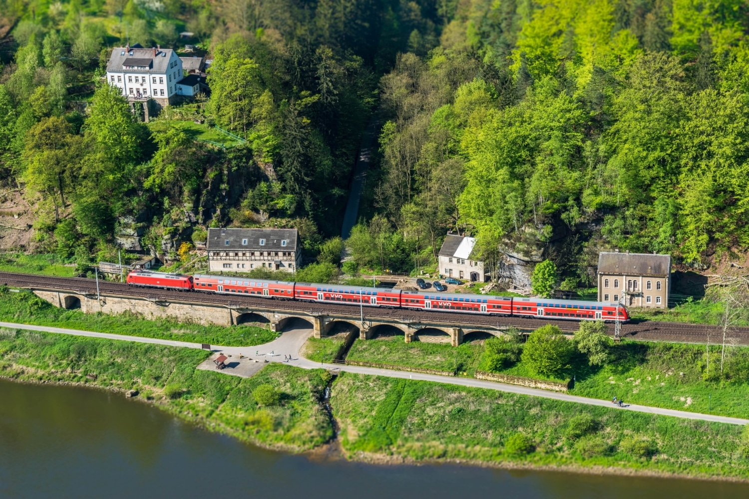 Kurort Rathen - Anreise mit Bahn oder Schiff - Sächsischer Schweizer
